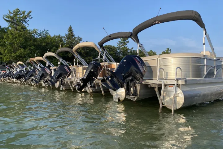 Higgins Lake Deluxe Pontoon Rental | B & B Sports Center & Marina